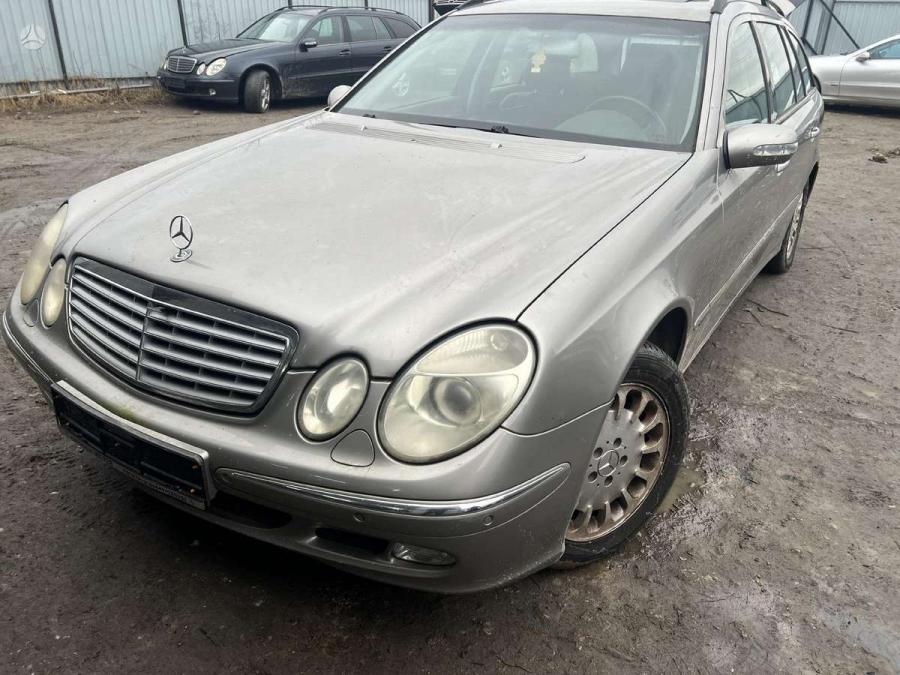 Brown Mercedes-Benz E 270 2003 in Kaunas, with an engine capacity of 2.70 L and mileage of 300 thousand km for 550 €, photo 1 on AUTOMOTO.COM.LV