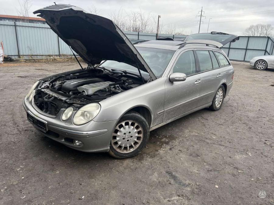 Brown Mercedes-Benz E 270 2003 in Kaunas, with an engine capacity of 2.70 L and mileage of 300 thousand km for 550 €, photo 4 on AUTOMOTO.COM.LV