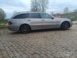 Brown Mercedes-Benz E 270 2005 in Daugavpils, with an engine capacity of 2.70 L and mileage of 341 thousand km for 4200 €, photo 3 on AUTOMOTO.COM.LV