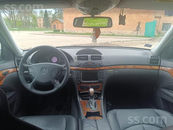 Brown Mercedes-Benz E 270 2005 in Daugavpils, with an engine capacity of 2.70 L and mileage of 341 thousand km for 4200 €, photo 6 on AUTOMOTO.COM.LV
