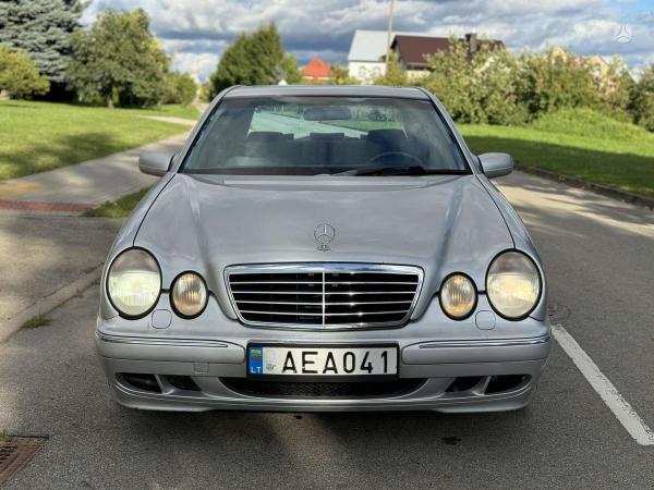 Grey Mercedes-Benz E 270 2000 in Mazeikiai, with an engine capacity of 2.70 L and mileage of 197 thousand km for 3400 €, photo 6 on AUTOMOTO.COM.LV