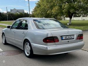 Grey Mercedes-Benz E 270 2000 in Mazeikiai, with an engine capacity of 2.70 L and mileage of 197 thousand km for 3400 €, photo 10 on AUTOMOTO.COM.LV