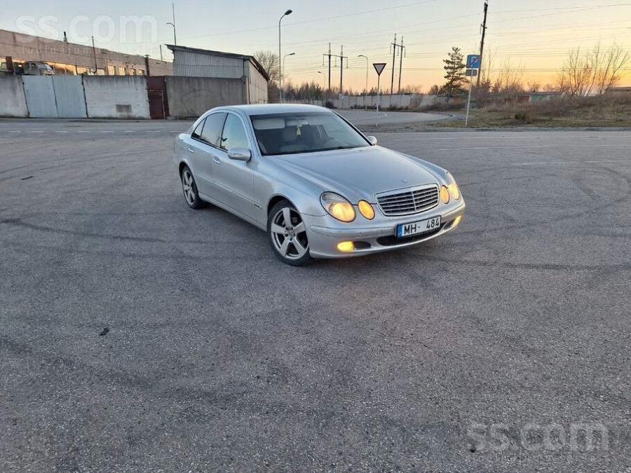 Grey Mercedes-Benz E 270 2002 in Daugavpils, with an engine capacity of 2.70 L and mileage of 302 thousand km for 1999 €, photo 6 on AUTOMOTO.COM.LV