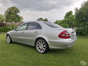 Pelēks Mercedes-Benz E 270 2002 Prienai, ar dzinēja tilpumu 2.70 L un nobraukumu 384 tūkst. km par 2700 €, foto 3 vietnē AUTOMOTO.COM.LV