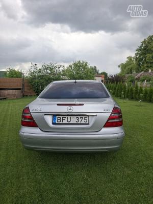 Pelēks Mercedes-Benz E 270 2002 Prienai, ar dzinēja tilpumu 2.70 L un nobraukumu 384 tūkst. km par 2700 €, foto 5 vietnē AUTOMOTO.COM.LV