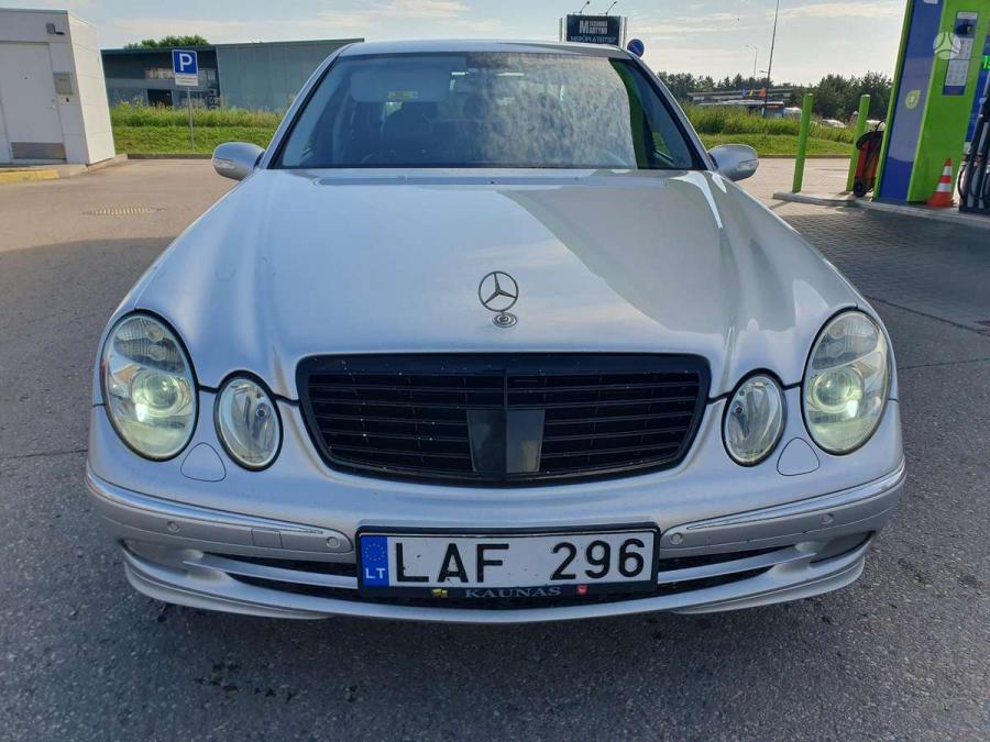 Серый Мерседес Е 270 2002 в Каунас, объемом двигателя 2.70 л и пробегом 430 тыс. км за 2450 €, фото 3 на AUTOMOTO.COM.LV