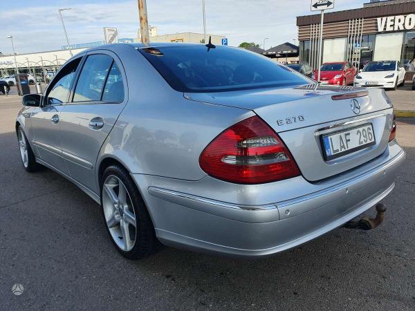 Pelēks Mercedes-Benz E 270 2002 Kauņa, ar dzinēja tilpumu 2.70 L un nobraukumu 430 tūkst. km par 2450 €, foto 4 vietnē AUTOMOTO.COM.LV