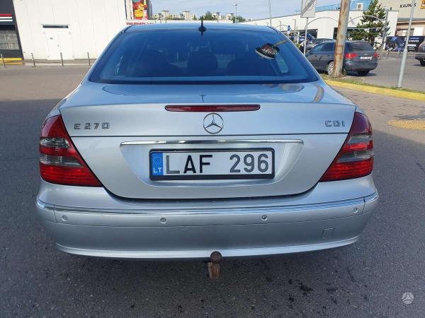 Pelēks Mercedes-Benz E 270 2002 Kauņa, ar dzinēja tilpumu 2.70 L un nobraukumu 430 tūkst. km par 2450 €, foto 5 vietnē AUTOMOTO.COM.LV