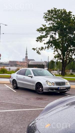 Grey Mercedes-Benz E 270 2002 in Riga, with an engine capacity of 2.70 L and mileage of 400 thousand km for 3000 €, photo  on AUTOMOTO.COM.LV