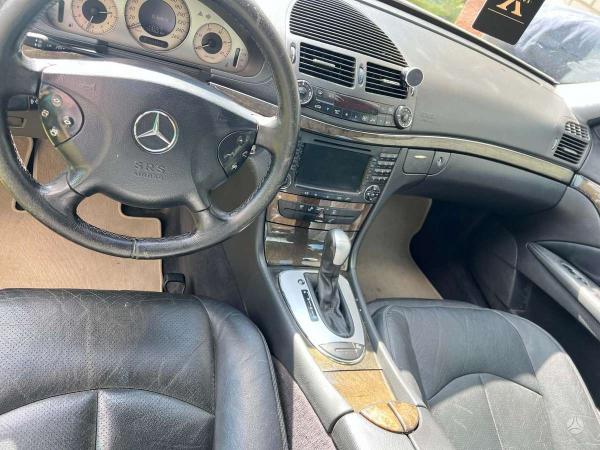 Pelēks Mercedes-Benz E 270 2002 Rokiškis, ar dzinēja tilpumu 2.70 L un nobraukumu 375 tūkst. km par 1950 €, foto 7 vietnē AUTOMOTO.COM.LV