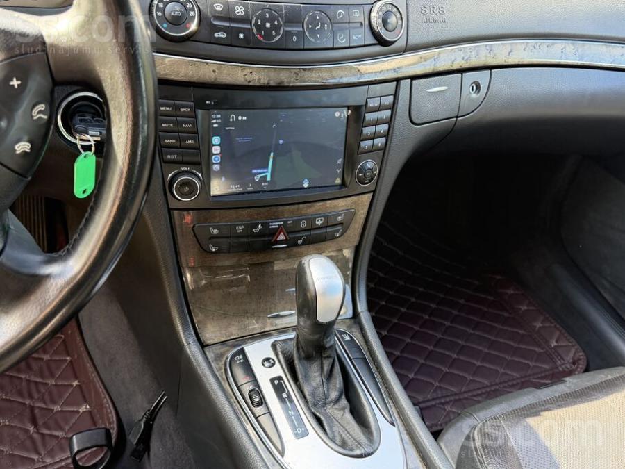 Grey Mercedes-Benz E 270 2002 in Riga, with an engine capacity of 2.70 L and mileage of 382 thousand km for 2850 €, photo 7 on AUTOMOTO.COM.LV
