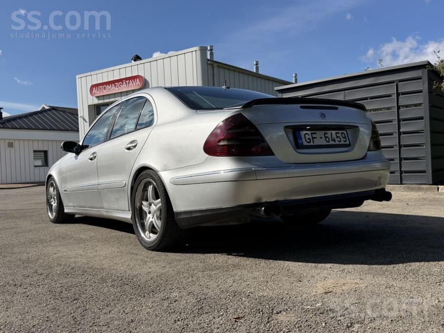 Grey Mercedes-Benz E 270 2002 in Riga, with an engine capacity of 2.70 L and mileage of 382 thousand km for 2850 €, photo 9 on AUTOMOTO.COM.LV