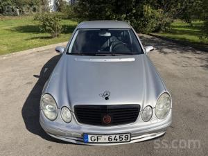 Grey Mercedes-Benz E 270 2002 in Riga, with an engine capacity of 2.70 L and mileage of 382 thousand km for 2850 €, photo 13 on AUTOMOTO.COM.LV