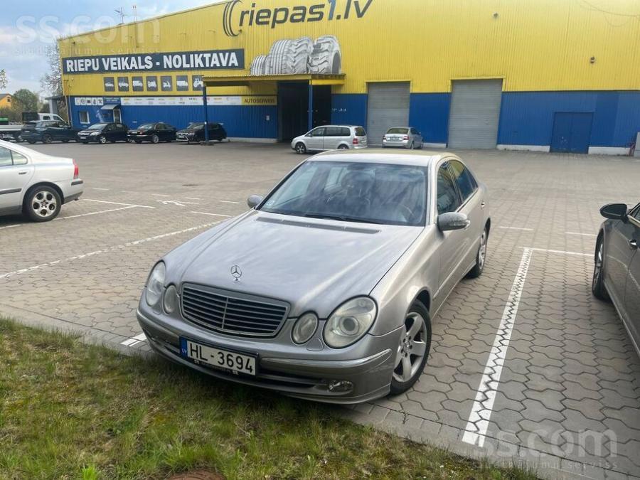 Grey Mercedes-Benz E 270 2003 in Riga, with an engine capacity of 2.70 L and mileage of 500 thousand km for 2000 €, photo 1 on AUTOMOTO.COM.LV
