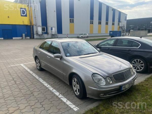 Grey Mercedes-Benz E 270 2003 in Riga, with an engine capacity of 2.70 L and mileage of 500 thousand km for 2000 €, photo 2 on AUTOMOTO.COM.LV