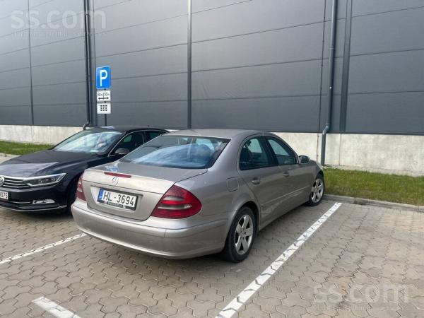 Grey Mercedes-Benz E 270 2003 in Riga, with an engine capacity of 2.70 L and mileage of 500 thousand km for 2000 €, photo 3 on AUTOMOTO.COM.LV
