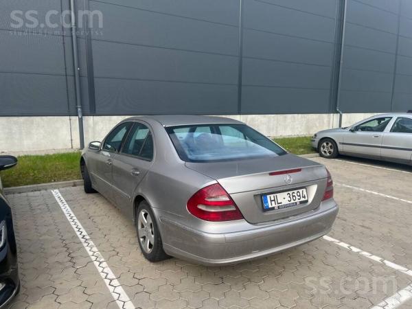 Grey Mercedes-Benz E 270 2003 in Riga, with an engine capacity of 2.70 L and mileage of 500 thousand km for 2000 €, photo 4 on AUTOMOTO.COM.LV