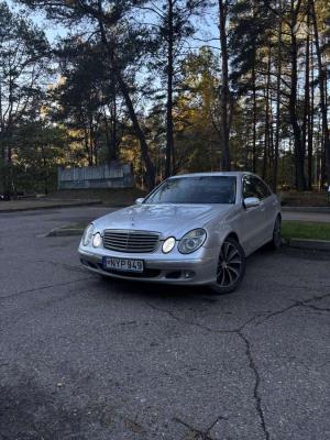 Grey Mercedes-Benz E 270 2003 in Vilnius, with an engine capacity of 2.69 L and mileage of 450 thousand km for 2000 €, photo 2 on AUTOMOTO.COM.LV