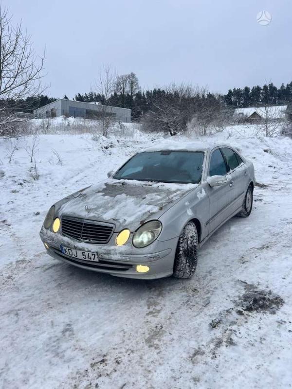 Grey Mercedes-Benz E 270 2003 in Vilnius, with an engine capacity of 2.70 L and mileage of 273 thousand km for 1500 €, photo 1 on AUTOMOTO.COM.LV