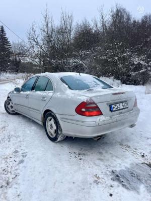 Pelēks Mercedes-Benz E 270 2003 Viļņa, ar dzinēja tilpumu 2.70 L un nobraukumu 273 tūkst. km par 1500 €, foto 8 vietnē AUTOMOTO.COM.LV