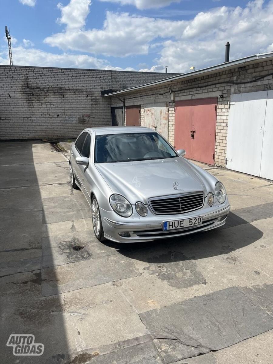 Grey Mercedes-Benz E 270 2003 in Kaunas, with an engine capacity of 2.70 L and mileage of 352 thousand km for 2800 €, photo 3 on AUTOMOTO.COM.LV