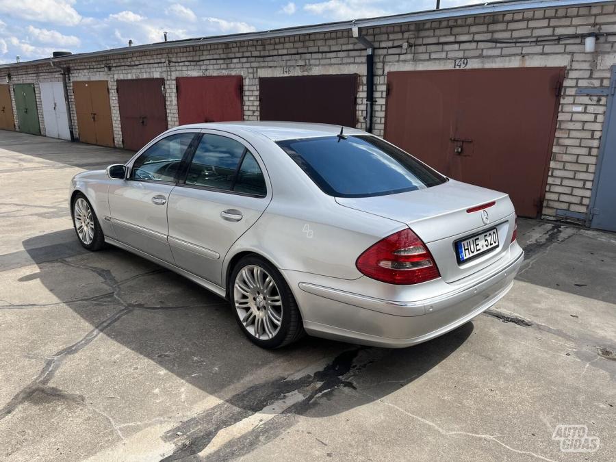 Grey Mercedes-Benz E 270 2003 in Kaunas, with an engine capacity of 2.70 L and mileage of 352 thousand km for 2800 €, photo 6 on AUTOMOTO.COM.LV