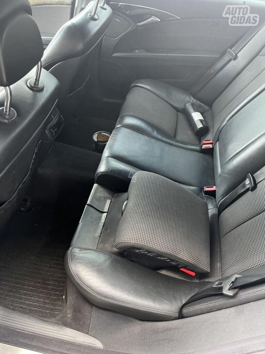 Grey Mercedes-Benz E 270 2003 in Kaunas, with an engine capacity of 2.70 L and mileage of 352 thousand km for 2800 €, photo 18 on AUTOMOTO.COM.LV