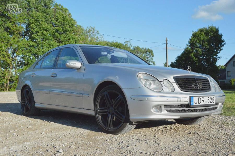 Grey Mercedes-Benz E 270 2003 in Klaipeda, with an engine capacity of 2.70 L and mileage of 354 thousand km for 3000 €, photo 8 on AUTOMOTO.COM.LV