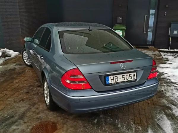 Серый Мерседес Е 270 2003 в Рига, объемом двигателя 2.70 л и пробегом 432 тыс. км за 3890 €, фото 4 на AUTOMOTO.COM.LV