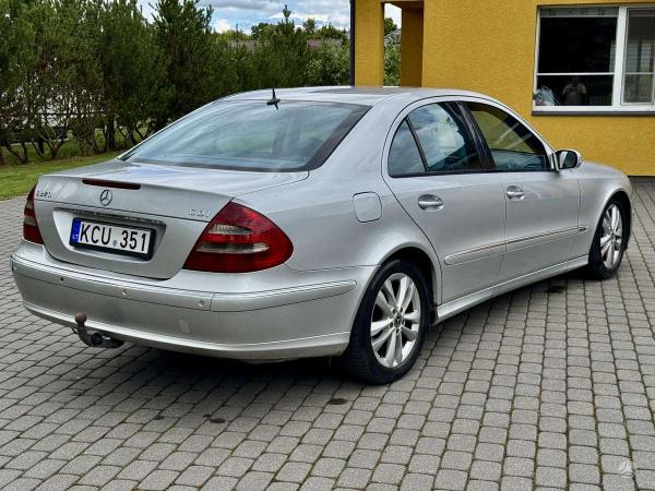 Grey Mercedes-Benz E 270 2003 in Mazeikiai, with an engine capacity of 2.69 L and mileage of 465 thousand km for 2450 €, photo 4 on AUTOMOTO.COM.LV