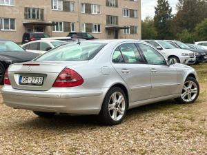 Grey Mercedes-Benz E 270 2003 in Kuldiga, with an engine capacity of 2.70 L and mileage of 287 thousand km for 4290 €, photo 4 on AUTOMOTO.COM.LV