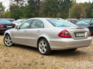 Grey Mercedes-Benz E 270 2003 in Kuldiga, with an engine capacity of 2.70 L and mileage of 287 thousand km for 4290 €, photo 5 on AUTOMOTO.COM.LV
