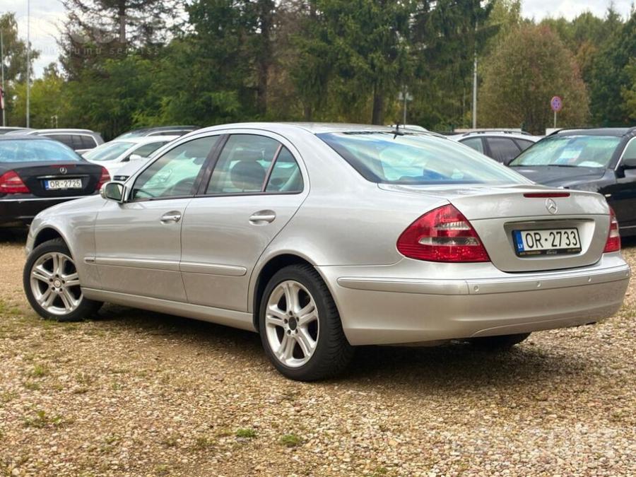 Grey Mercedes-Benz E 270 2003 in Kuldiga, with an engine capacity of 2.70 L and mileage of 287 thousand km for 4290 €, photo 5 on AUTOMOTO.COM.LV