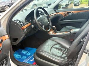 Grey Mercedes-Benz E 270 2003 in Kuldiga, with an engine capacity of 2.70 L and mileage of 287 thousand km for 4290 €, photo 10 on AUTOMOTO.COM.LV