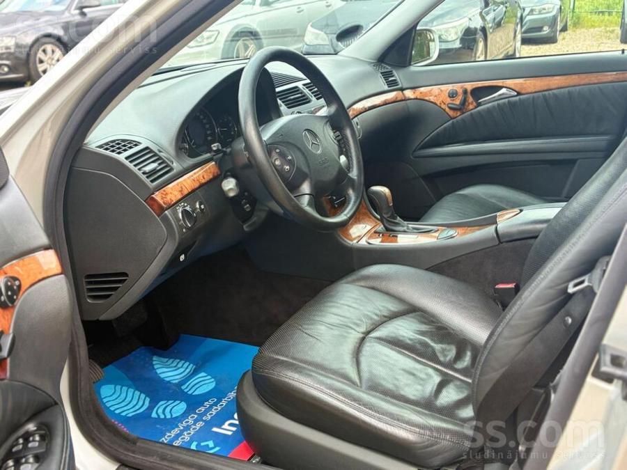 Grey Mercedes-Benz E 270 2003 in Kuldiga, with an engine capacity of 2.70 L and mileage of 287 thousand km for 4290 €, photo 10 on AUTOMOTO.COM.LV