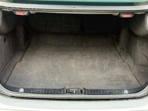 Grey Mercedes-Benz E 270 2003 in Kuldiga, with an engine capacity of 2.70 L and mileage of 287 thousand km for 4290 €, photo 12 on AUTOMOTO.COM.LV