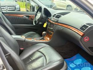 Grey Mercedes-Benz E 270 2003 in Kuldiga, with an engine capacity of 2.70 L and mileage of 287 thousand km for 4290 €, photo 14 on AUTOMOTO.COM.LV