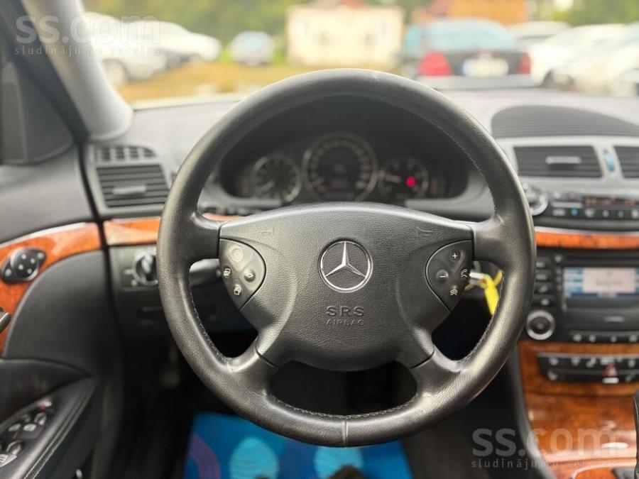 Grey Mercedes-Benz E 270 2003 in Kuldiga, with an engine capacity of 2.70 L and mileage of 287 thousand km for 4290 €, photo 16 on AUTOMOTO.COM.LV
