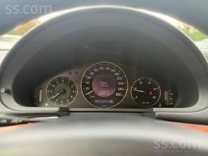 Grey Mercedes-Benz E 270 2003 in Kuldiga, with an engine capacity of 2.70 L and mileage of 287 thousand km for 4290 €, photo 17 on AUTOMOTO.COM.LV