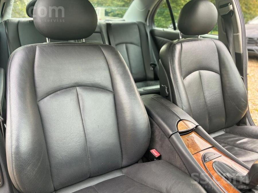 Grey Mercedes-Benz E 270 2003 in Kuldiga, with an engine capacity of 2.70 L and mileage of 287 thousand km for 4290 €, photo 30 on AUTOMOTO.COM.LV
