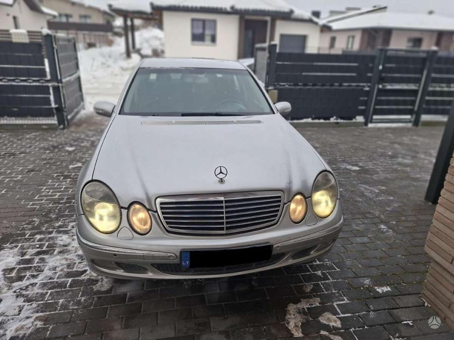 Pelēks Mercedes-Benz E 270 2004 Viļņa, ar dzinēja tilpumu 2.70 L un nobraukumu 338 tūkst. km par 2950 €, foto 1 vietnē AUTOMOTO.COM.LV