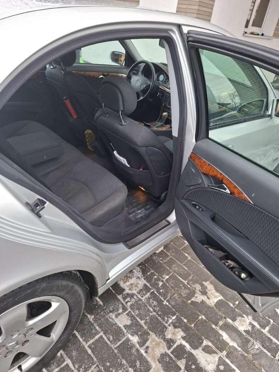 Pelēks Mercedes-Benz E 270 2004 Viļņa, ar dzinēja tilpumu 2.70 L un nobraukumu 338 tūkst. km par 2950 €, foto 11 vietnē AUTOMOTO.COM.LV