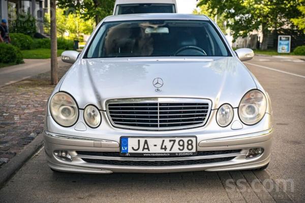 Grey Mercedes-Benz E 270 2004 in Riga, with an engine capacity of 2.70 L and mileage of 0 thousand km for 1990 €, photo 2 on AUTOMOTO.COM.LV