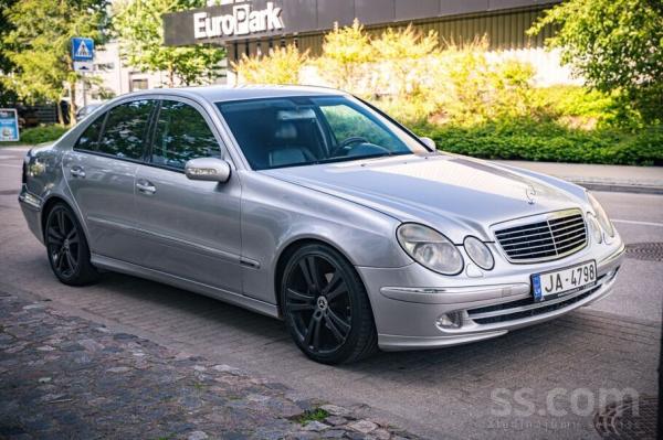Grey Mercedes-Benz E 270 2004 in Riga, with an engine capacity of 2.70 L and mileage of 0 thousand km for 1990 €, photo 3 on AUTOMOTO.COM.LV
