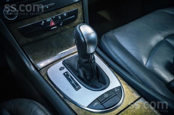Grey Mercedes-Benz E 270 2004 in Riga, with an engine capacity of 2.70 L and mileage of 0 thousand km for 1990 €, photo 9 on AUTOMOTO.COM.LV
