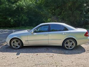 Pelēks Mercedes-Benz E 270 2004 Ukmergė, ar dzinēja tilpumu 2.70 L un nobraukumu 350 tūkst. km par 1400 €, foto  vietnē AUTOMOTO.COM.LV