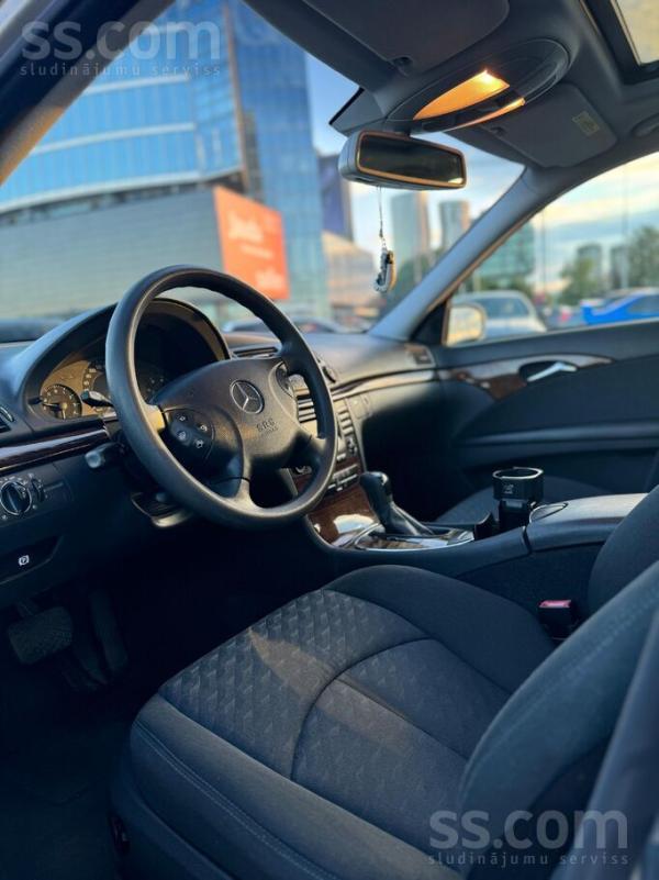 Grey Mercedes-Benz E 270 2004 in Riga, with an engine capacity of 2.70 L and mileage of 322 thousand km for 3500 €, photo 5 on AUTOMOTO.COM.LV