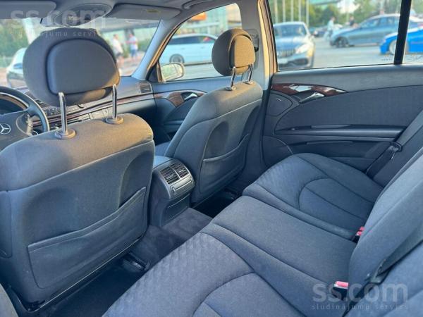 Grey Mercedes-Benz E 270 2004 in Riga, with an engine capacity of 2.70 L and mileage of 322 thousand km for 3500 €, photo 7 on AUTOMOTO.COM.LV