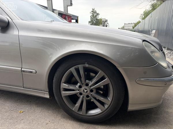 Grey Mercedes-Benz E 270 2004 in Kaunas, with an engine capacity of 2.70 L and mileage of 405 thousand km for 2300 €, photo 5 on AUTOMOTO.COM.LV