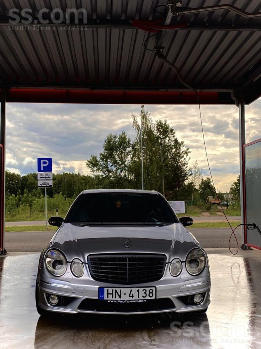 Pelēks Mercedes-Benz E 270 2004 Daugavpils, ar dzinēja tilpumu 2.70 L un nobraukumu 466 tūkst. km par 3500 €, foto 1 vietnē AUTOMOTO.COM.LV